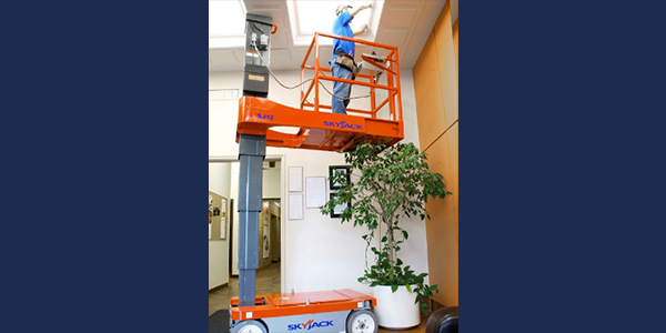SJ12 - Personnel Lift, 3.65m / 12ft platform height, Electric - AWS ...